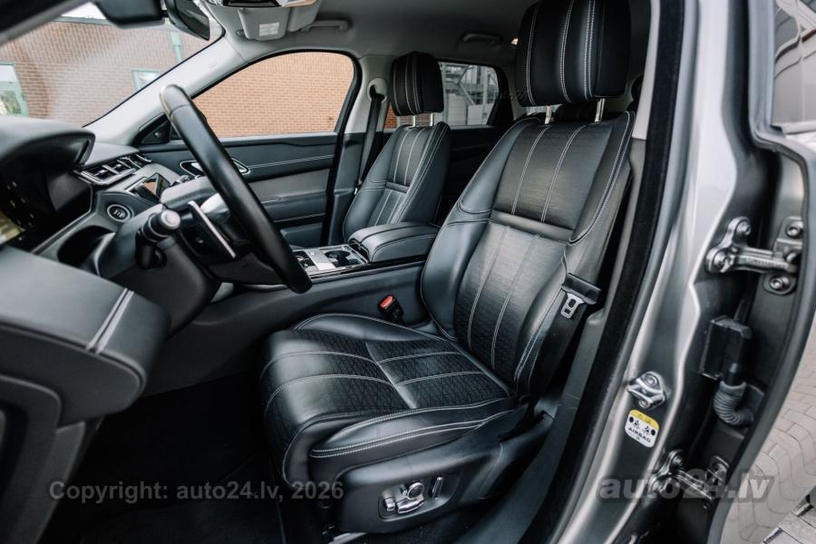 Grey Land Rover Range Rover Velar 2017 in Parnu, with an engine capacity of 2.00 L and mileage of 209 thousand km for 19990 €, photo 21 on AUTOMOTO.COM.LV