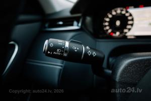 Grey Land Rover Range Rover Velar 2017 in Parnu, with an engine capacity of 2.00 L and mileage of 209 thousand km for 19990 €, photo 45 on AUTOMOTO.COM.LV