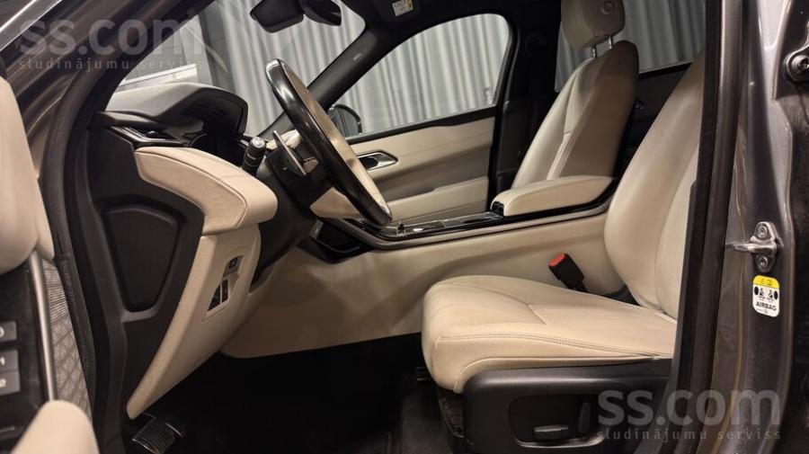 Pelēks Land Rover Range Rover Velar 2018 Rīga, ar dzinēja tilpumu 2.00 L un nobraukumu 119 tūkst. km par 28990 €, foto 8 vietnē AUTOMOTO.COM.LV