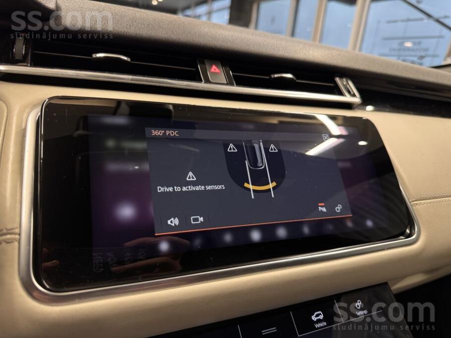 Pelēks Land Rover Range Rover Velar 2018 Rīga, ar dzinēja tilpumu 2.00 L un nobraukumu 119 tūkst. km par 28990 €, foto 21 vietnē AUTOMOTO.COM.LV