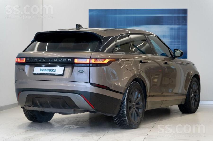Grey Land Rover Range Rover Velar 2018 in Riga, with an engine capacity of 2.00 L and mileage of 165 thousand km for 24990 €, photo 3 on AUTOMOTO.COM.LV