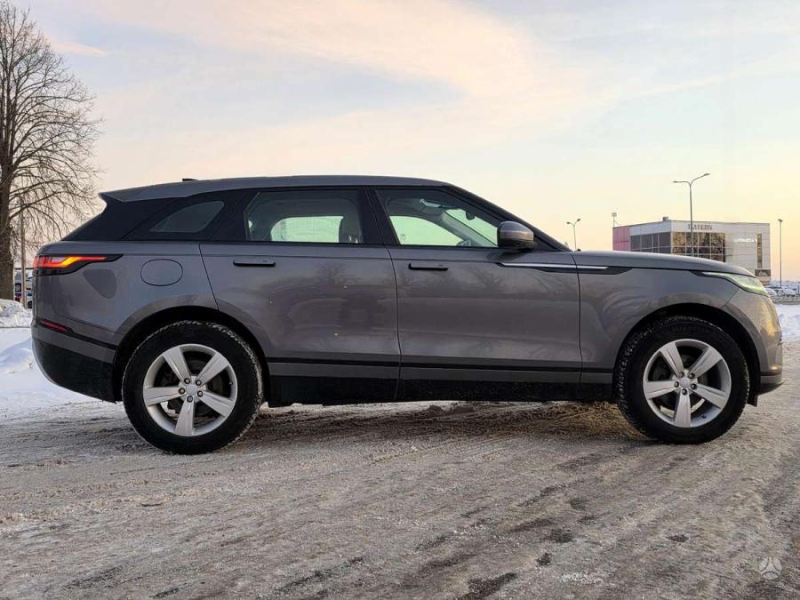 Pelēks Land Rover Range Rover Velar 2018 Tauragė, ar dzinēja tilpumu 2.00 L un nobraukumu 159 tūkst. km par 16500 €, foto 4 vietnē AUTOMOTO.COM.LV