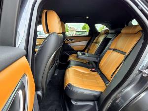 Pelēks Land Rover Range Rover Velar 2018 Tauragė, ar dzinēja tilpumu 2.00 L un nobraukumu 168 tūkst. km par 19600 €, foto 16 vietnē AUTOMOTO.COM.LV