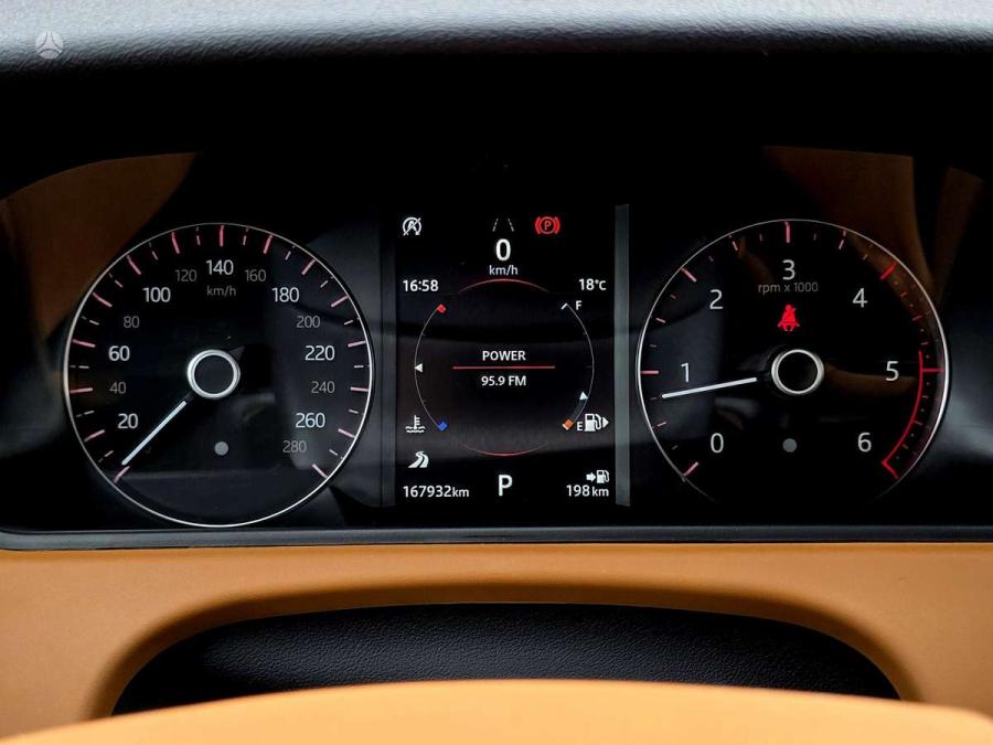 Pelēks Land Rover Range Rover Velar 2018 Tauragė, ar dzinēja tilpumu 2.00 L un nobraukumu 168 tūkst. km par 19600 €, foto 20 vietnē AUTOMOTO.COM.LV