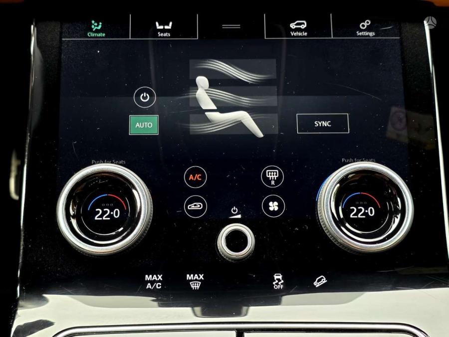 Pelēks Land Rover Range Rover Velar 2018 Tauragė, ar dzinēja tilpumu 2.00 L un nobraukumu 168 tūkst. km par 19600 €, foto 22 vietnē AUTOMOTO.COM.LV