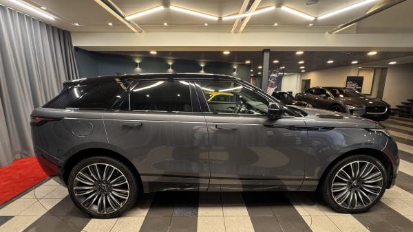 Pelēks Land Rover Range Rover Velar 2018 Rīga, ar dzinēja tilpumu 2.00 L un nobraukumu 119 tūkst. km par 28990 €, foto 3 vietnē AUTOMOTO.COM.LV