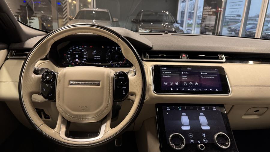 Grey Land Rover Range Rover Velar 2018 in Riga, with an engine capacity of 2.00 L and mileage of 119 thousand km for 28990 €, photo 14 on AUTOMOTO.COM.LV