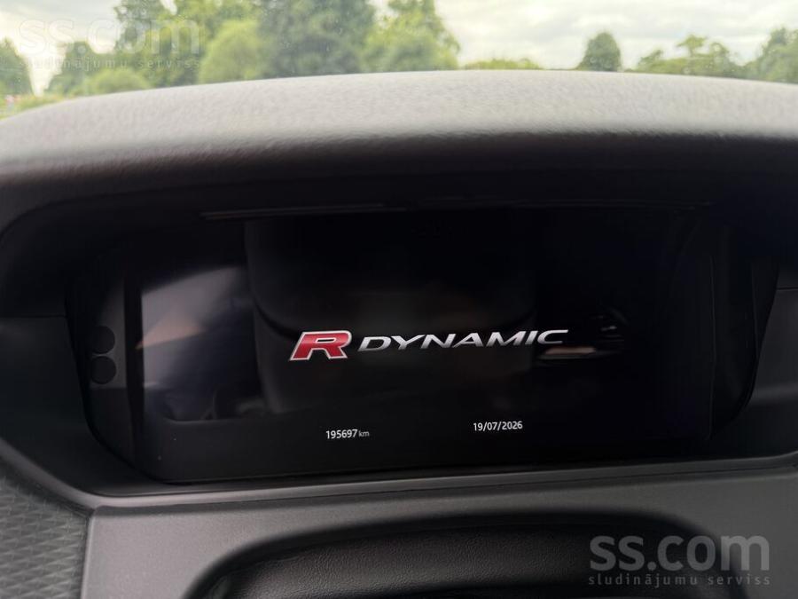 Pelēks Land Rover Range Rover Velar 2018 Rēzekne, ar dzinēja tilpumu 2.00 L un nobraukumu 190 tūkst. km par 19900 €, foto 25 vietnē AUTOMOTO.COM.LV