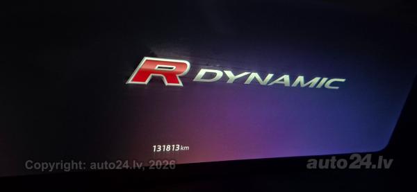 Pelēks Land Rover Range Rover Velar 2018 Tartu, ar dzinēja tilpumu 3.00 L un nobraukumu 132 tūkst. km par 29900 €, foto 6 vietnē AUTOMOTO.COM.LV