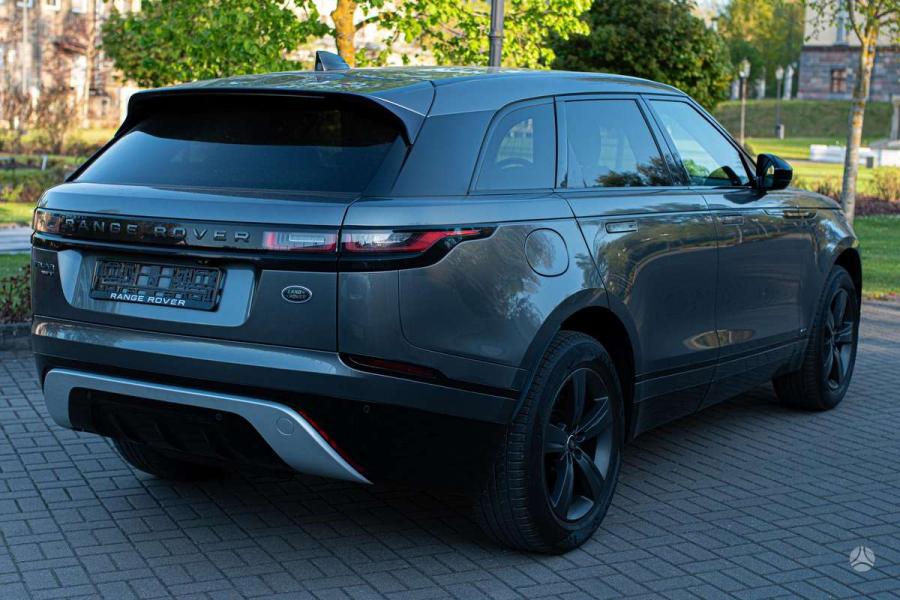 Grey Land Rover Range Rover Velar 2018 in Siauliai, with an engine capacity of 2.00 L and mileage of 147 thousand km for 21900 €, photo 6 on AUTOMOTO.COM.LV