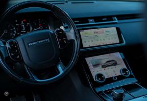 Grey Land Rover Range Rover Velar 2018 in Siauliai, with an engine capacity of 2.00 L and mileage of 147 thousand km for 21900 €, photo 23 on AUTOMOTO.COM.LV