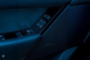 Grey Land Rover Range Rover Velar 2018 in Siauliai, with an engine capacity of 2.00 L and mileage of 147 thousand km for 21900 €, photo 28 on AUTOMOTO.COM.LV