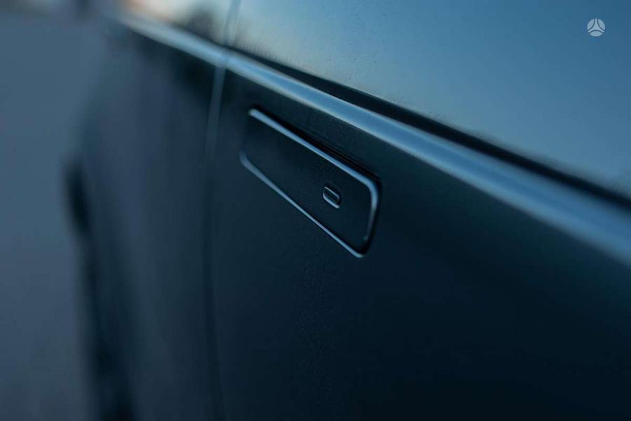 Pelēks Land Rover Range Rover Velar 2018 Šauļi, ar dzinēja tilpumu 2.00 L un nobraukumu 147 tūkst. km par 21300 €, foto 30 vietnē AUTOMOTO.COM.LV