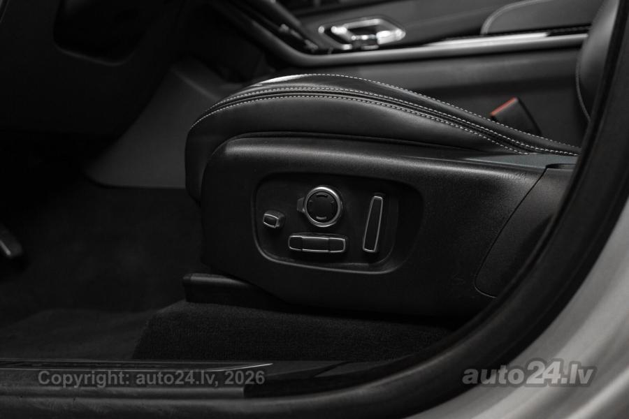 Pelēks Land Rover Range Rover Velar 2018 Rīga, ar dzinēja tilpumu 2.00 L un nobraukumu 75 tūkst. km par 29500 €, foto 17 vietnē AUTOMOTO.COM.LV