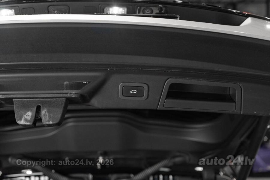 Pelēks Land Rover Range Rover Velar 2018 Rīga, ar dzinēja tilpumu 2.00 L un nobraukumu 75 tūkst. km par 29500 €, foto 30 vietnē AUTOMOTO.COM.LV