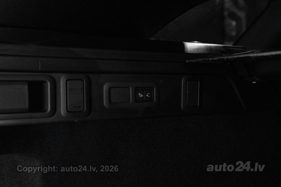 Pelēks Land Rover Range Rover Velar 2018 Rīga, ar dzinēja tilpumu 2.00 L un nobraukumu 75 tūkst. km par 29500 €, foto 31 vietnē AUTOMOTO.COM.LV