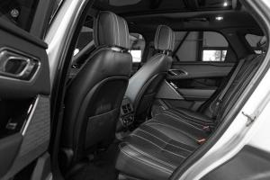 Pelēks Land Rover Range Rover Velar 2018 Rīga, ar dzinēja tilpumu 2.00 L un nobraukumu 75 tūkst. km par 29500 €, foto 14 vietnē AUTOMOTO.COM.LV