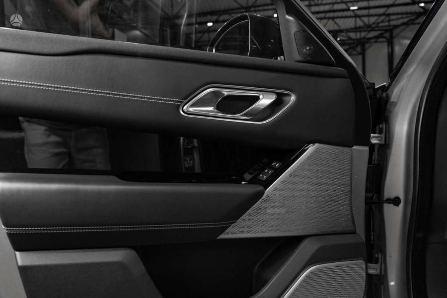 Pelēks Land Rover Range Rover Velar 2018 Rīga, ar dzinēja tilpumu 2.00 L un nobraukumu 75 tūkst. km par 29500 €, foto 16 vietnē AUTOMOTO.COM.LV