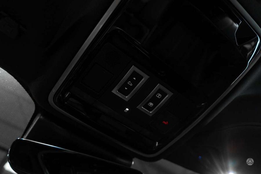Pelēks Land Rover Range Rover Velar 2018 Rīga, ar dzinēja tilpumu 2.00 L un nobraukumu 75 tūkst. km par 29500 €, foto 26 vietnē AUTOMOTO.COM.LV