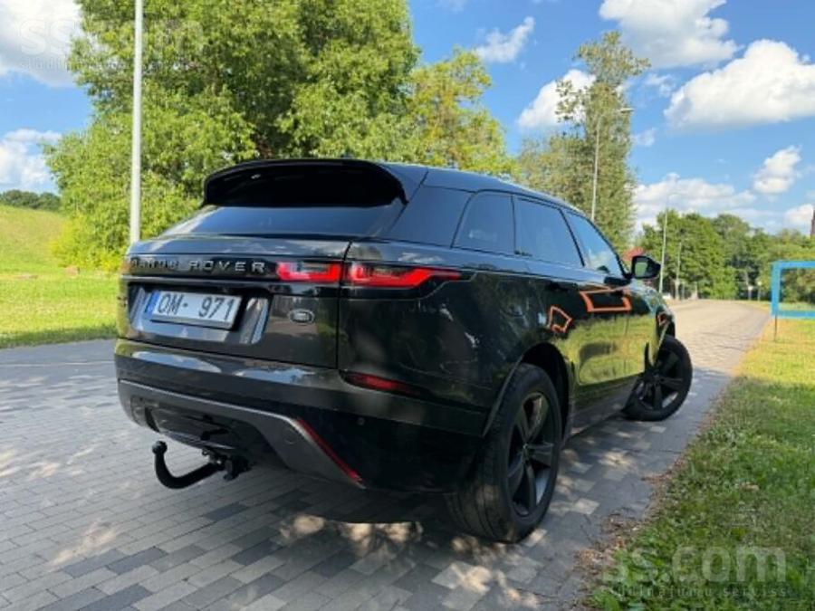 Grey Land Rover Range Rover Velar 2018 in Rezekne, with an engine capacity of 2.00 L and mileage of 151 thousand km for 21500 €, photo 5 on AUTOMOTO.COM.LV