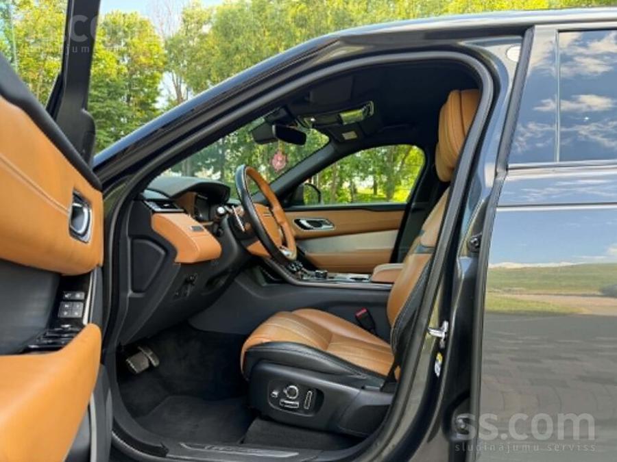 Grey Land Rover Range Rover Velar 2018 in Rezekne, with an engine capacity of 2.00 L and mileage of 151 thousand km for 21500 €, photo 8 on AUTOMOTO.COM.LV