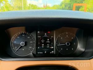 Grey Land Rover Range Rover Velar 2018 in Rezekne, with an engine capacity of 2.00 L and mileage of 151 thousand km for 21500 €, photo 11 on AUTOMOTO.COM.LV