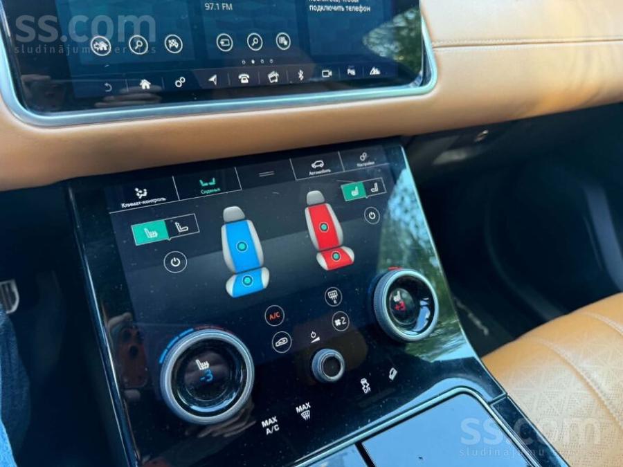Grey Land Rover Range Rover Velar 2018 in Rezekne, with an engine capacity of 2.00 L and mileage of 151 thousand km for 21500 €, photo 12 on AUTOMOTO.COM.LV