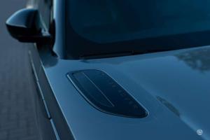 Grey Land Rover Range Rover Velar 2018 in Siauliai, with an engine capacity of 2.00 L and mileage of 147 thousand km for 21300 €, photo 16 on AUTOMOTO.COM.LV