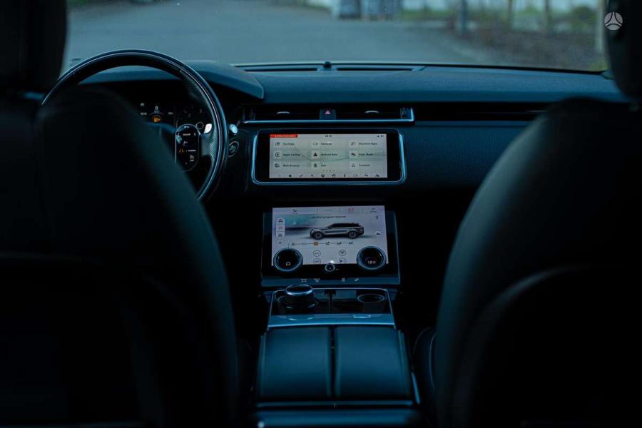 Grey Land Rover Range Rover Velar 2018 in Siauliai, with an engine capacity of 2.00 L and mileage of 147 thousand km for 21300 €, photo 20 on AUTOMOTO.COM.LV