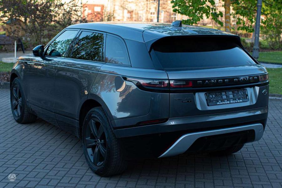 Grey Land Rover Range Rover Velar 2018 in Siauliai, with an engine capacity of 2.00 L and mileage of 147 thousand km for 20950 €, photo 3 on AUTOMOTO.COM.LV
