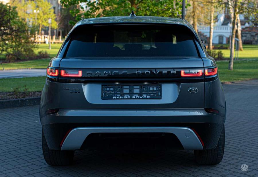 Grey Land Rover Range Rover Velar 2018 in Siauliai, with an engine capacity of 2.00 L and mileage of 147 thousand km for 20950 €, photo 9 on AUTOMOTO.COM.LV