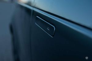 Grey Land Rover Range Rover Velar 2018 in Siauliai, with an engine capacity of 2.00 L and mileage of 147 thousand km for 20950 €, photo 15 on AUTOMOTO.COM.LV