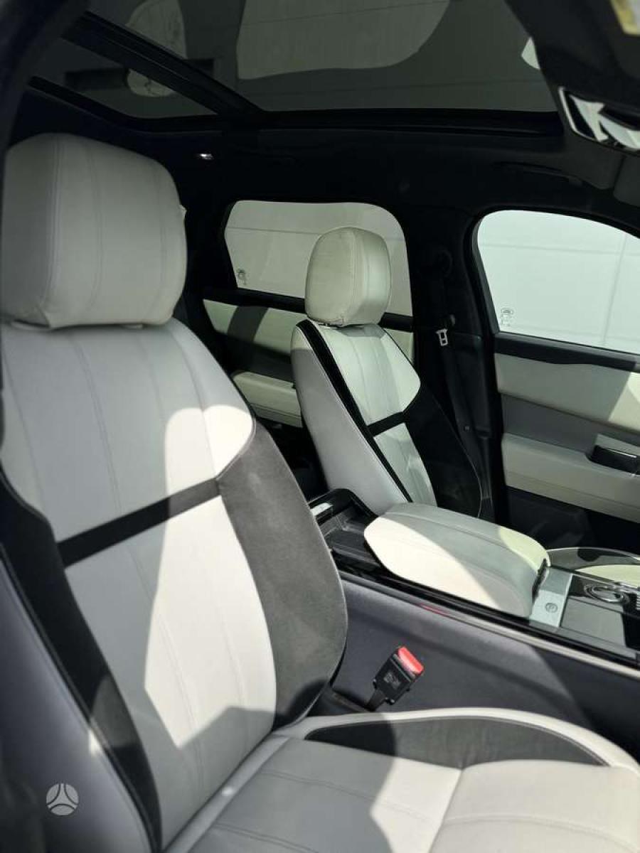 Grey Land Rover Range Rover Velar 2018 in Vilnius, with an engine capacity of 2.99 L and mileage of 270 thousand km for 20000 €, photo 10 on AUTOMOTO.COM.LV