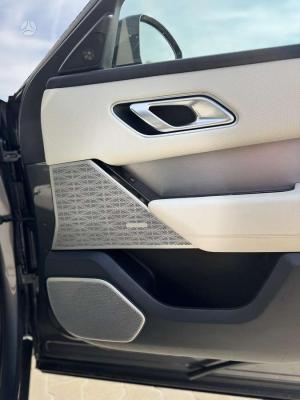Grey Land Rover Range Rover Velar 2018 in Vilnius, with an engine capacity of 2.99 L and mileage of 270 thousand km for 20000 €, photo 13 on AUTOMOTO.COM.LV