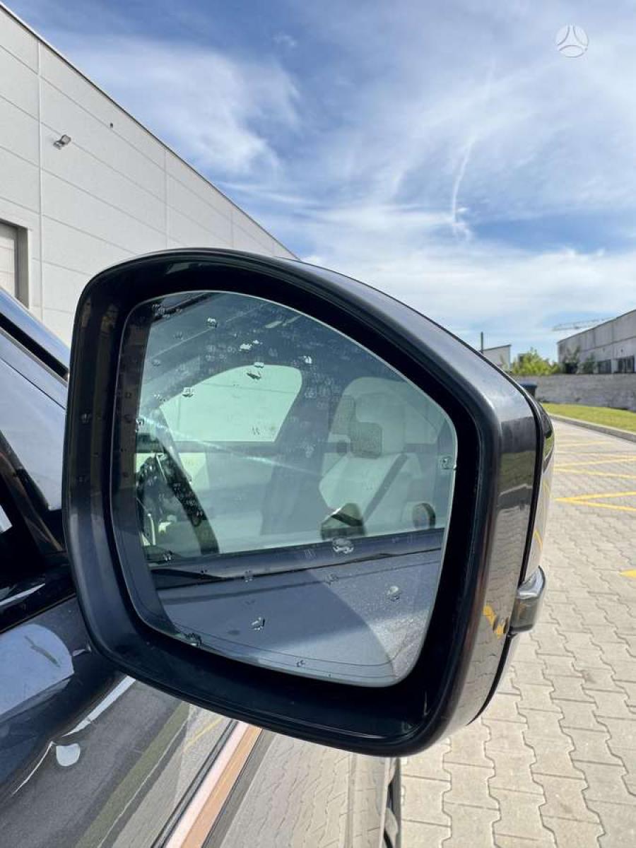 Grey Land Rover Range Rover Velar 2018 in Vilnius, with an engine capacity of 2.99 L and mileage of 270 thousand km for 20000 €, photo 14 on AUTOMOTO.COM.LV