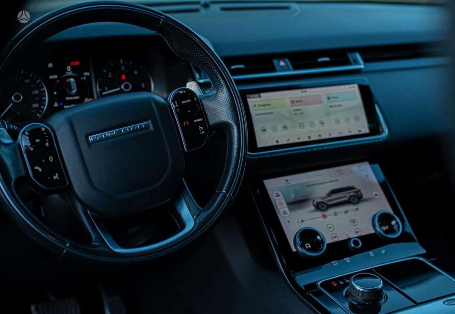 Pelēks Land Rover Range Rover Velar 2018 Šauļi, ar dzinēja tilpumu 2.00 L un nobraukumu 147 tūkst. km par 20950 €, foto 24 vietnē AUTOMOTO.COM.LV