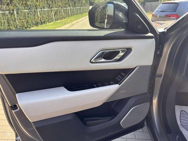 Grey Land Rover Range Rover Velar 2018 in Kaunas, with an engine capacity of 2.00 L and mileage of 106 thousand km for 22900 €, photo 10 on AUTOMOTO.COM.LV