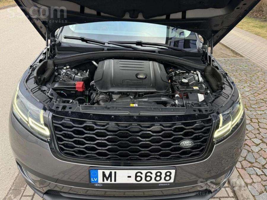 Grey Land Rover Range Rover Velar 2019 in Riga, with an engine capacity of 2.00 L and mileage of 155 thousand km for 32000 €, photo 6 on AUTOMOTO.COM.LV