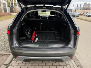Grey Land Rover Range Rover Velar 2019 in Riga, with an engine capacity of 2.00 L and mileage of 155 thousand km for 32000 €, photo 11 on AUTOMOTO.COM.LV
