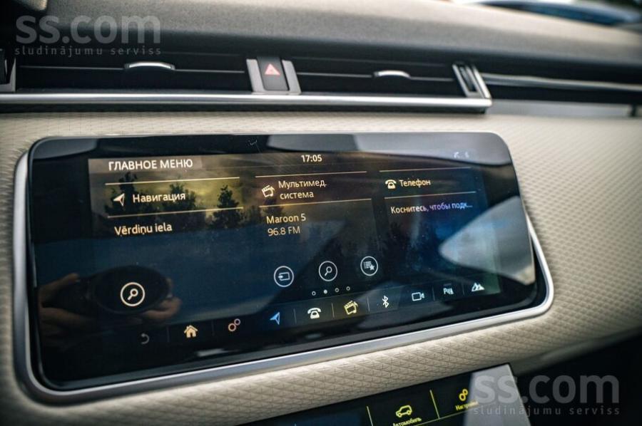 Pelēks Land Rover Range Rover Velar 2019 Rīga, ar dzinēja tilpumu 2.00 L un nobraukumu 0 tūkst. km par 24990 €, foto 19 vietnē AUTOMOTO.COM.LV