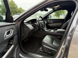 Pelēks Land Rover Range Rover Velar 2019 Kauņa, ar dzinēja tilpumu 2.00 L un nobraukumu 186 tūkst. km par 20490 €, foto 9 vietnē AUTOMOTO.COM.LV
