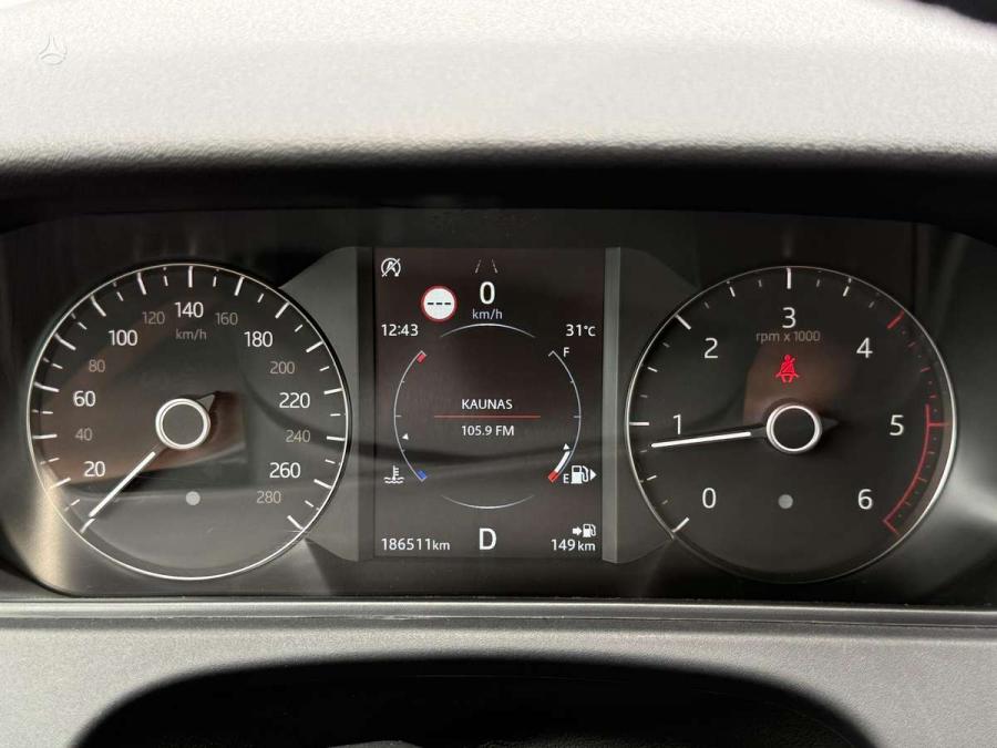 Pelēks Land Rover Range Rover Velar 2019 Kauņa, ar dzinēja tilpumu 2.00 L un nobraukumu 186 tūkst. km par 20490 €, foto 16 vietnē AUTOMOTO.COM.LV