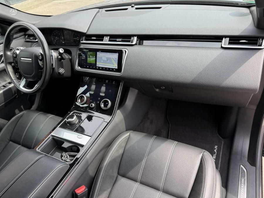 Pelēks Land Rover Range Rover Velar 2019 Kauņa, ar dzinēja tilpumu 2.00 L un nobraukumu 186 tūkst. km par 20490 €, foto 24 vietnē AUTOMOTO.COM.LV