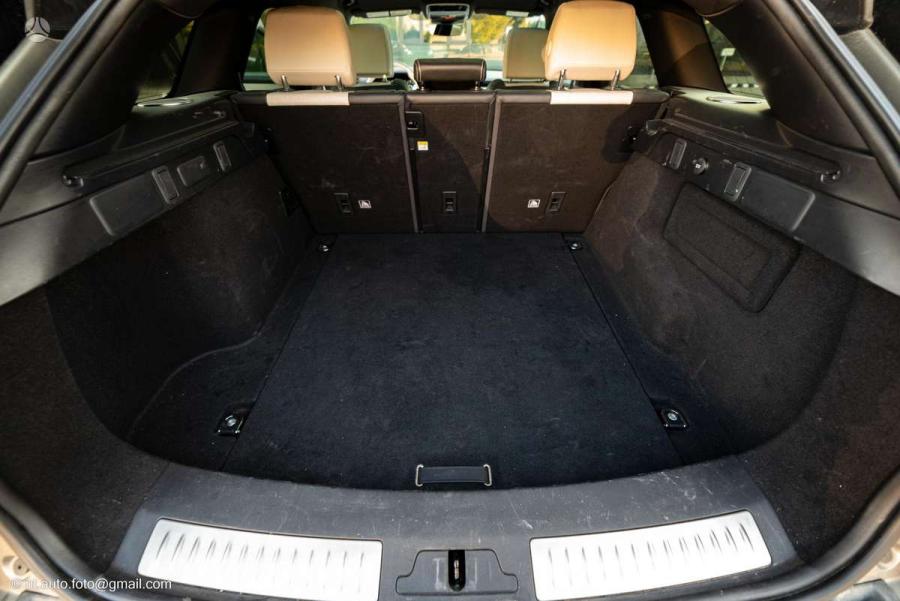 Pelēks Land Rover Range Rover Velar 2019 Viļņa, ar dzinēja tilpumu 3.00 L un nobraukumu 82 tūkst. km par 29500 €, foto 12 vietnē AUTOMOTO.COM.LV