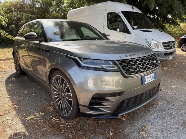 Grey Land Rover Range Rover Velar 2019 in Siauliai, with an engine capacity of 2.00 L and mileage of 243 thousand km for 14700 €, photo 3 on AUTOMOTO.COM.LV