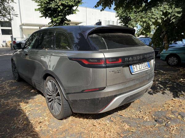 Grey Land Rover Range Rover Velar 2019 in Siauliai, with an engine capacity of 2.00 L and mileage of 243 thousand km for 14700 €, photo 4 on AUTOMOTO.COM.LV