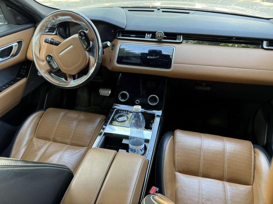 Pelēks Land Rover Range Rover Velar 2019 Šauļi, ar dzinēja tilpumu 2.00 L un nobraukumu 243 tūkst. km par 14700 €, foto 10 vietnē AUTOMOTO.COM.LV