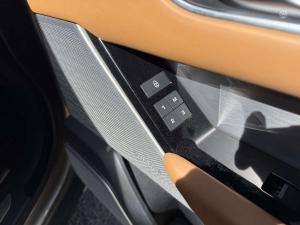 Pelēks Land Rover Range Rover Velar 2019 Šauļi, ar dzinēja tilpumu 2.00 L un nobraukumu 243 tūkst. km par 14700 €, foto 15 vietnē AUTOMOTO.COM.LV
