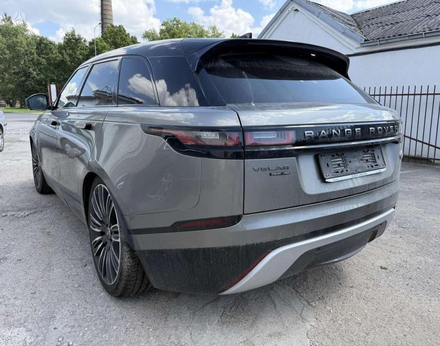 Grey Land Rover Range Rover Velar 2019 in Siauliai, with an engine capacity of 2.00 L and mileage of 243 thousand km for 13900 €, photo 6 on AUTOMOTO.COM.LV