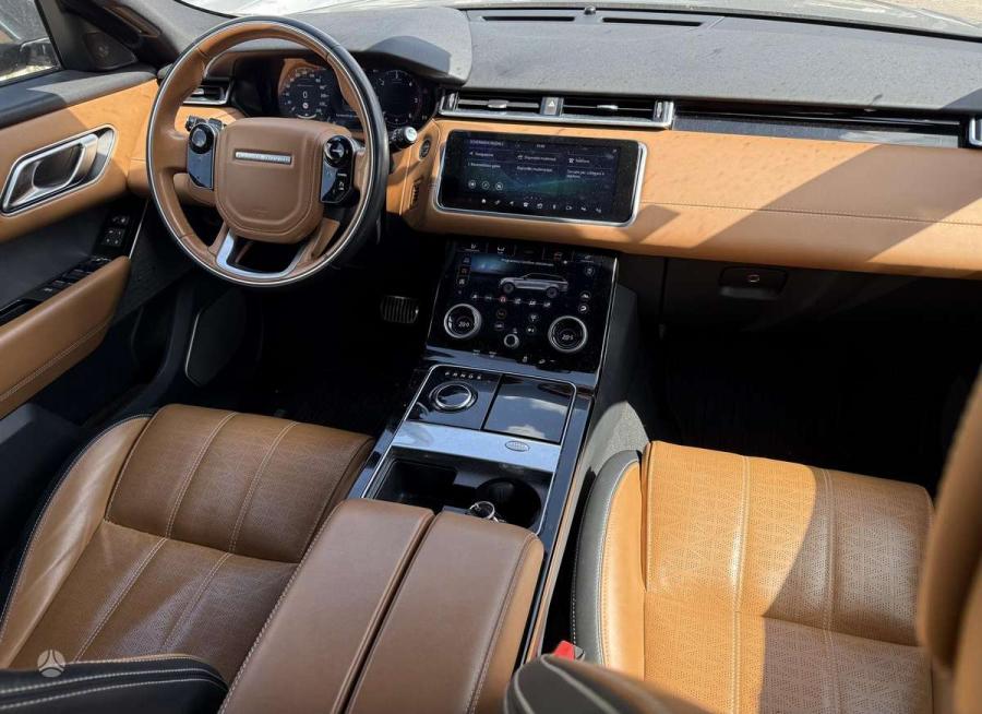 Grey Land Rover Range Rover Velar 2019 in Siauliai, with an engine capacity of 2.00 L and mileage of 243 thousand km for 13900 €, photo 8 on AUTOMOTO.COM.LV